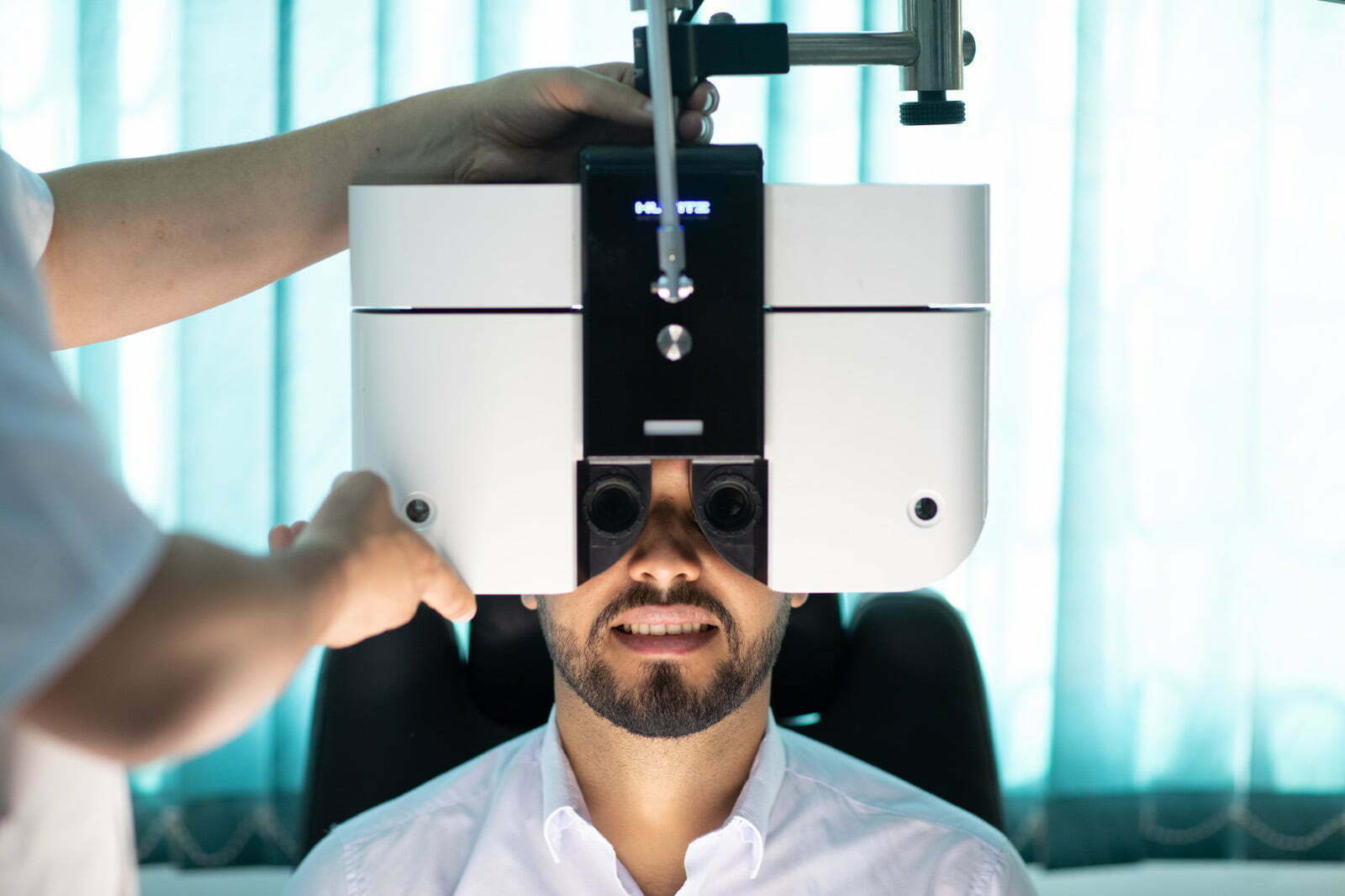 Consultation ophtalmologique - Dr Ihaddadene, ophtalmologue à Blida